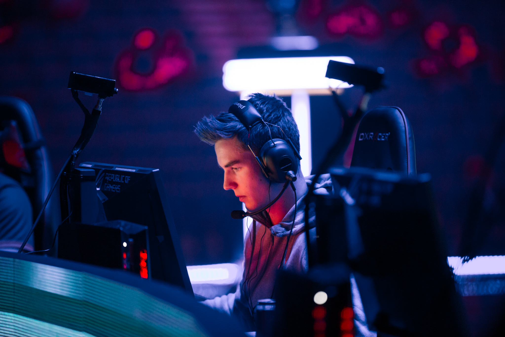 Danish star dev1ce diagnosed with a hiatal hernia - Dot Esports