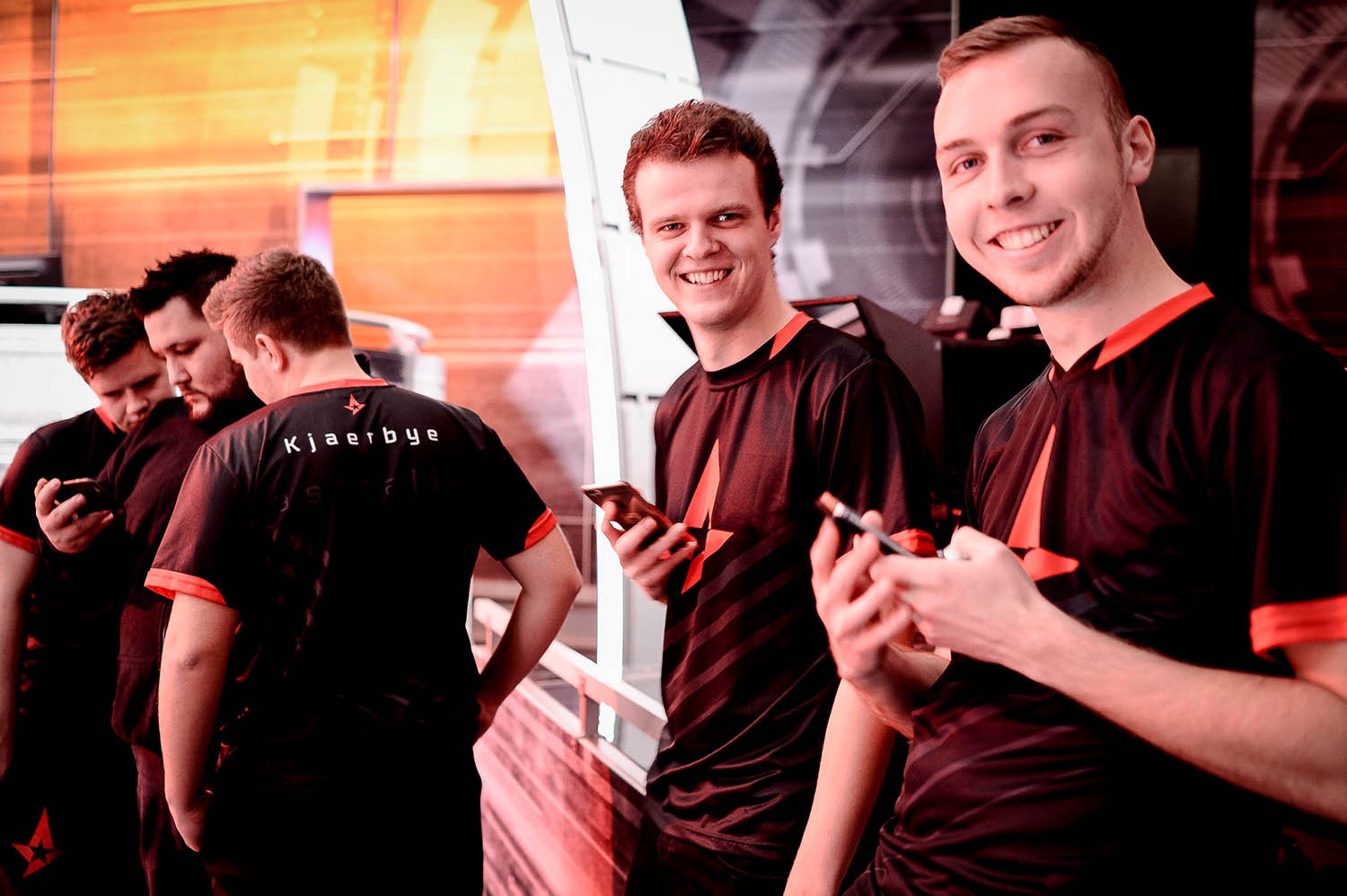 Lineup set for ECS season two finals - Dot Esports