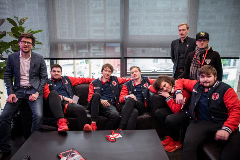 Gambit's terrible vision control at Worlds today is a big red flag for ...