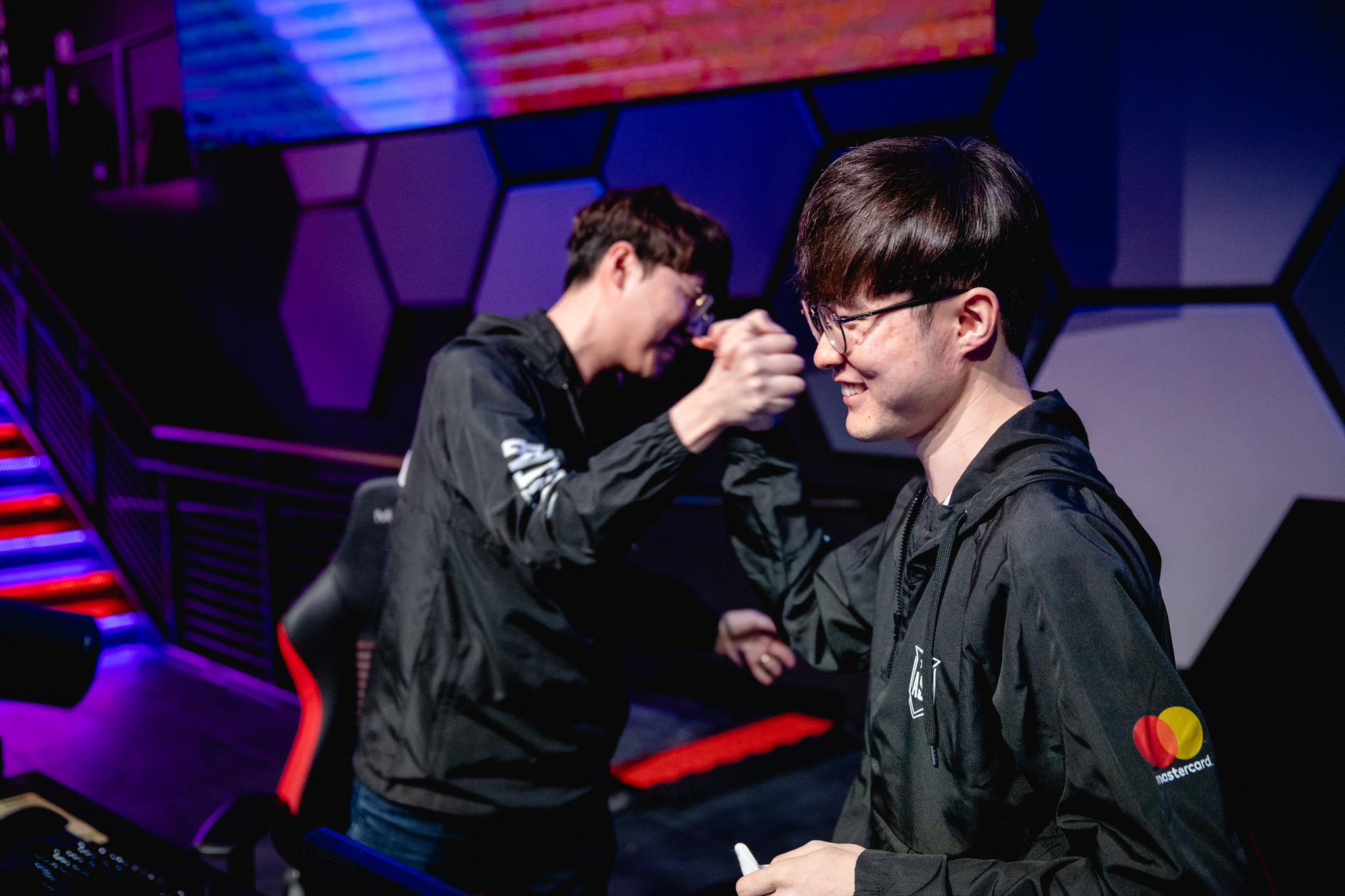 SKT's new roster made its debut at KeSPA last night, and it looked ...