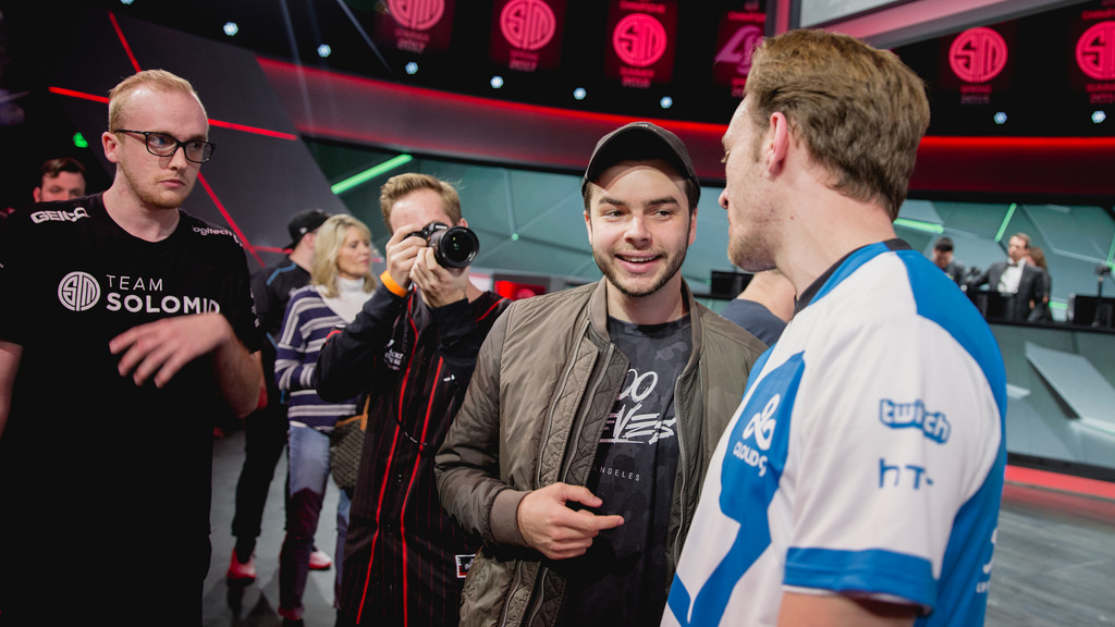 100 Thieves owner Nadeshot is giving away thousands of dollars to ...