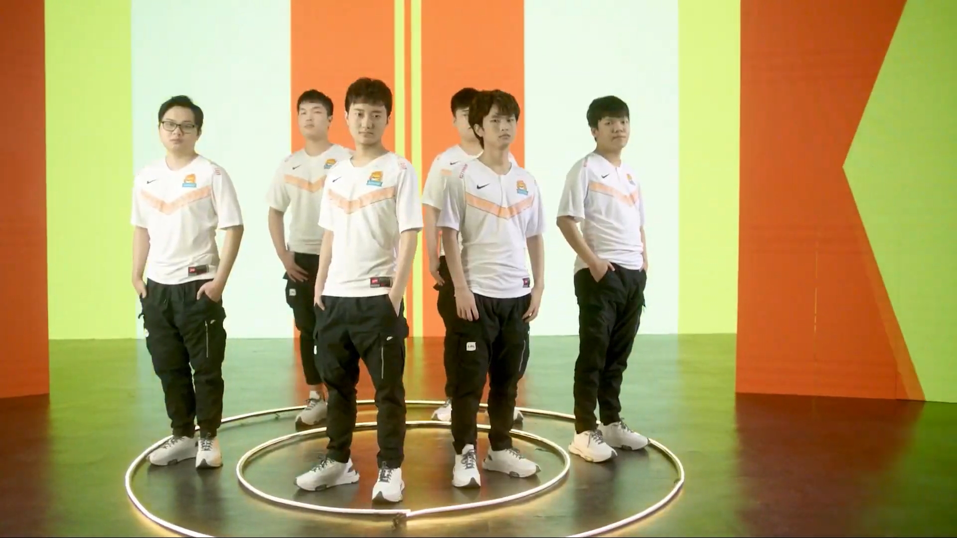 Weibo Gaming's huanfeng dismantles Team WE in their first match of 2022 ...