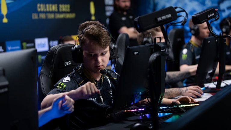 YEKINDAR's CS:GO settings and crosshair - Dot Esports