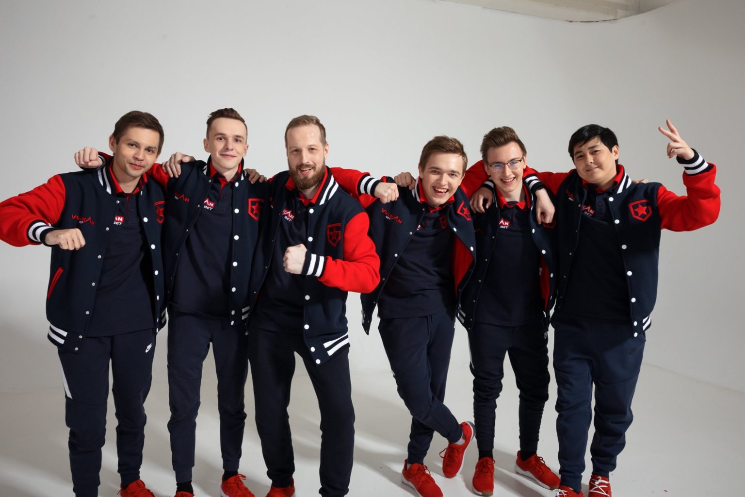 Gambit defeat Na'Vi in BLAST Spring Finals to win third major CS:GO ...