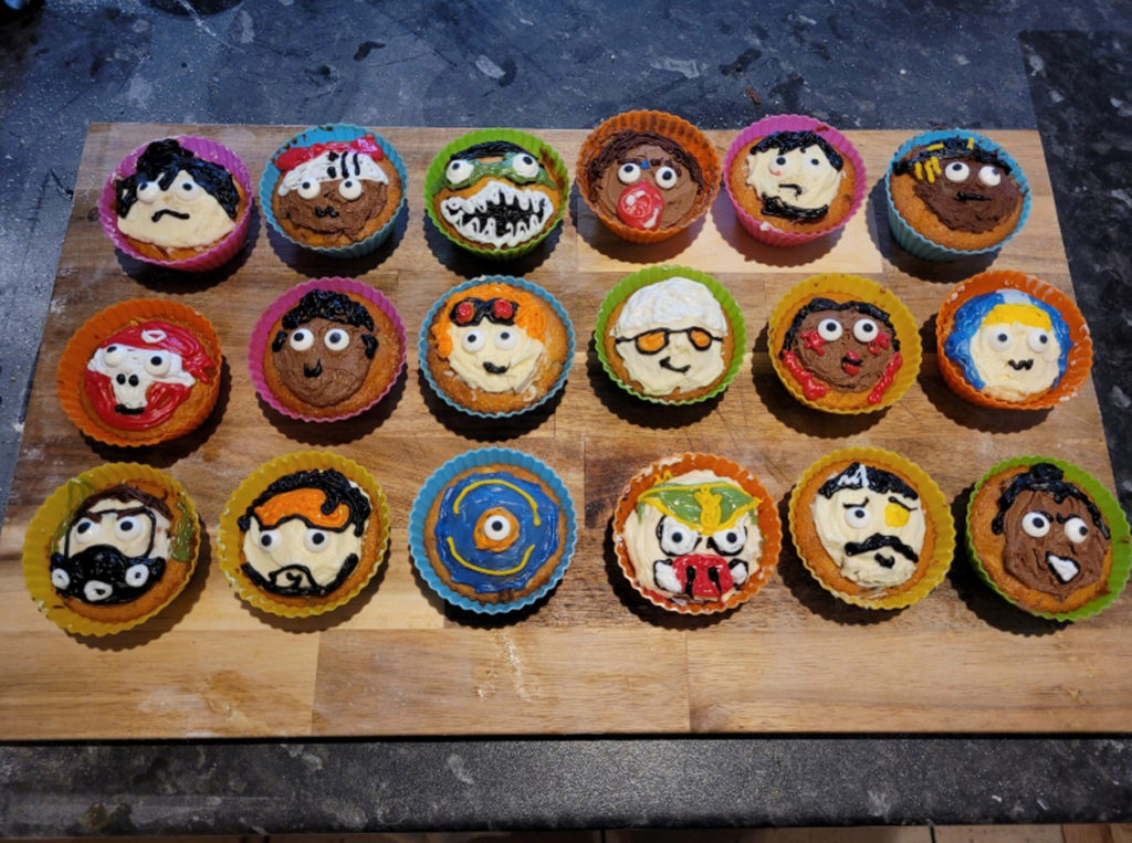 Streamer makes incredibly cursed—and adorable—Apex Legends cupcakes ...