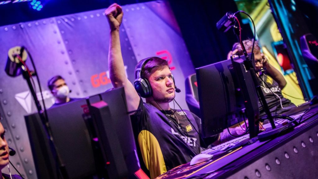 S1mple’s settings, crosshair, and viewmodel for CS:GO - Dot Esports