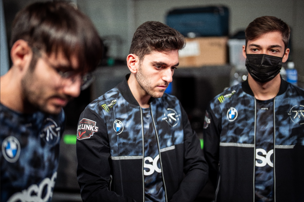 Fnatic releases poignant behind-the-scenes video showing team's Worlds ...