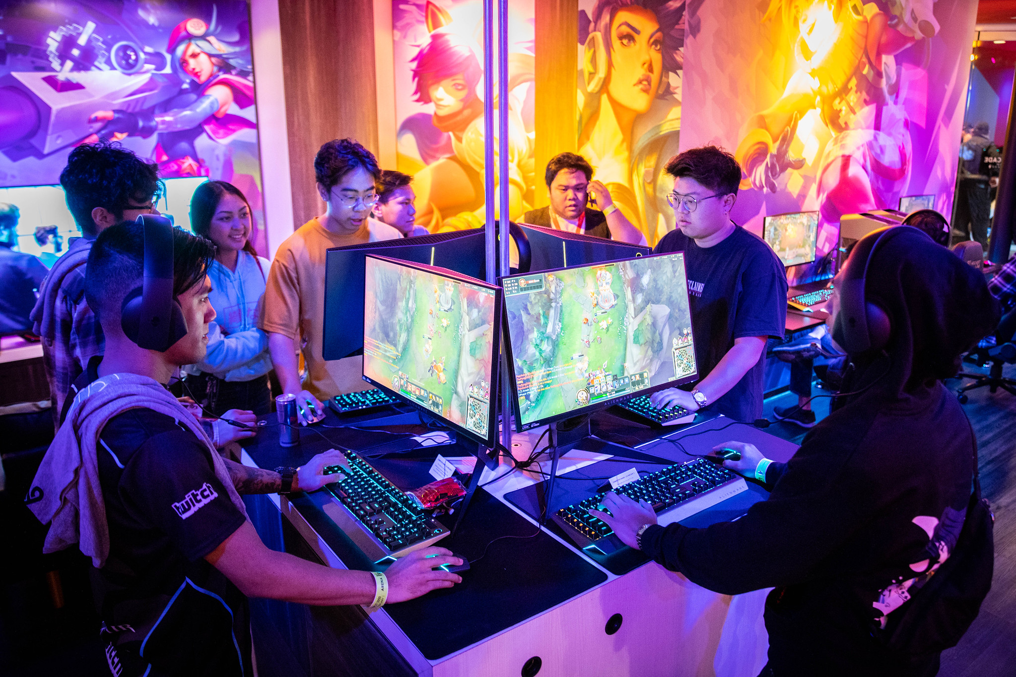 Solo queue is why Western teams failed at Worlds - Dot Esports