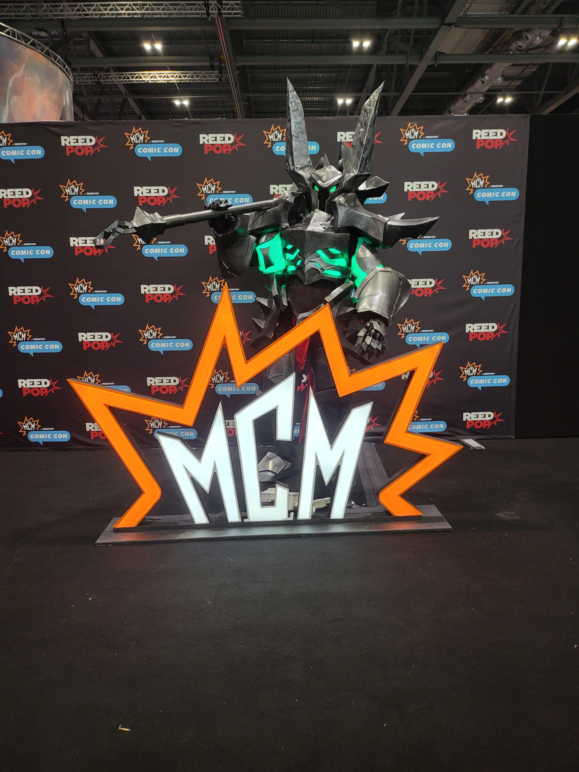 This 7-foot Mordekaiser cosplay is a towering presence - Dot Esports