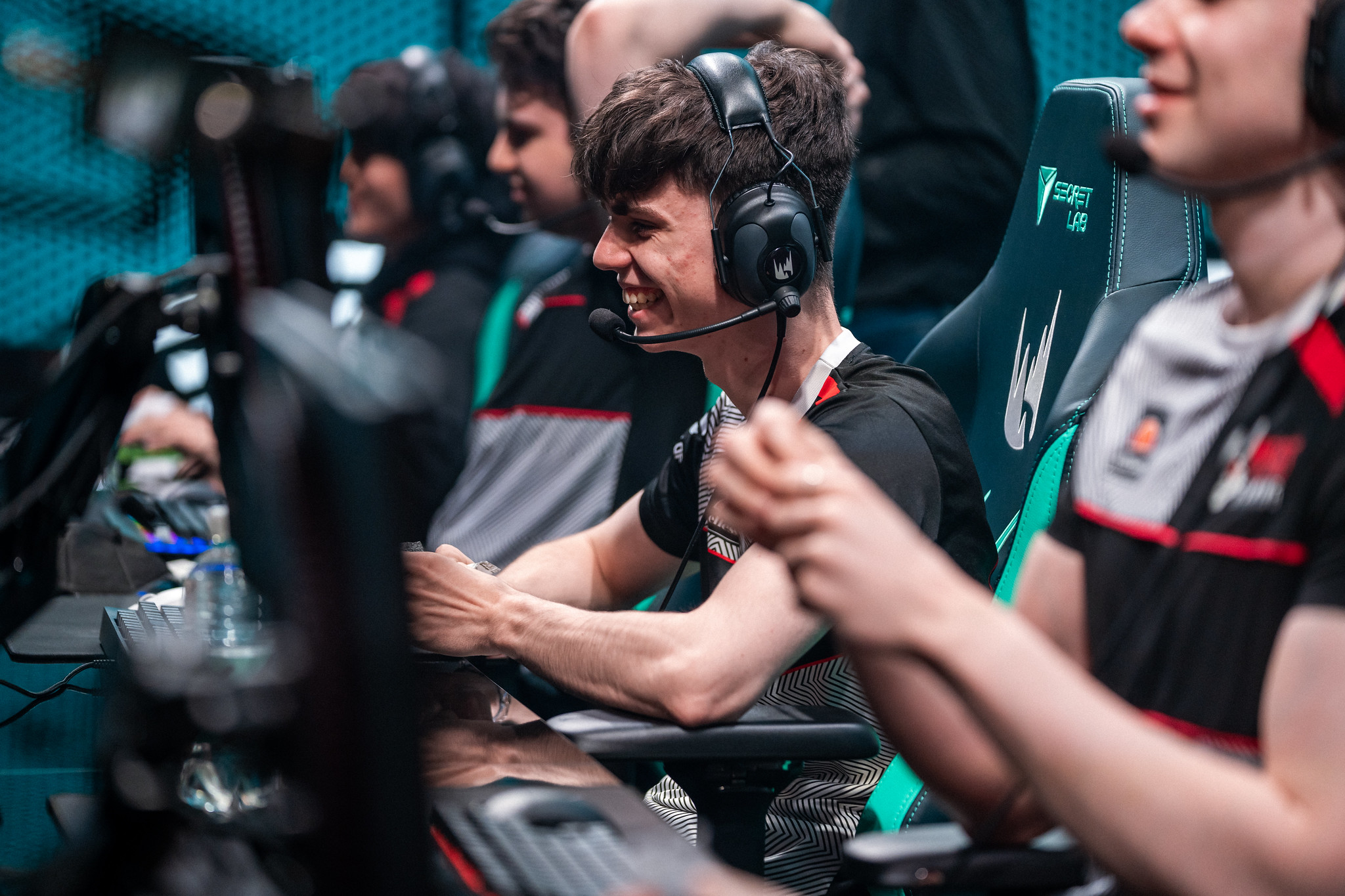 LEC Team of the Week: 2022 Spring Split week 8 - Dot Esports