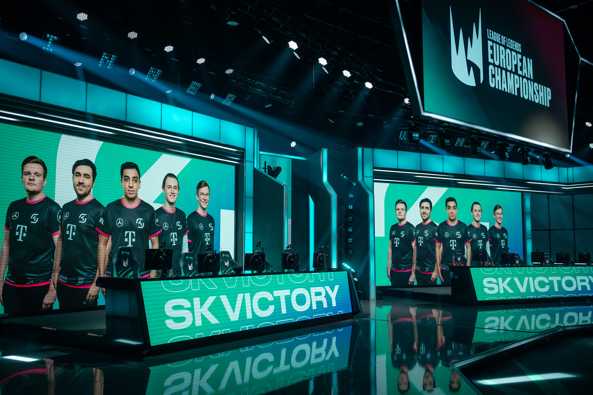 SK keep 2022 LEC Spring Split playoff hopes alive with complete team ...