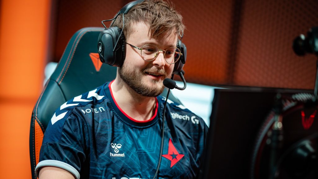 Astralis parts ways with WhiteKnight and promisq - Dot Esports