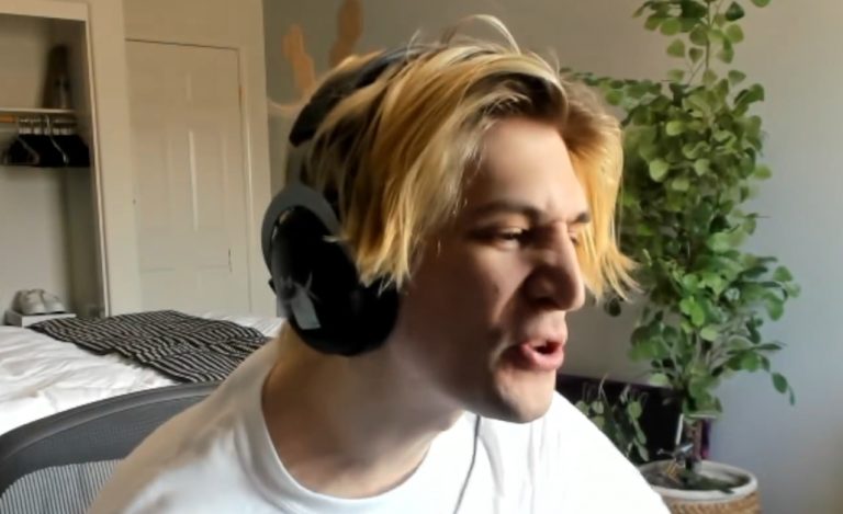 XQc panics after Moxy gets startled by spider on stream - Dot Esports