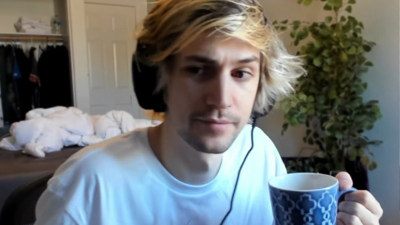 XQc reverses stance on gambling sponsors: 'I love gambling, so I’m just ...