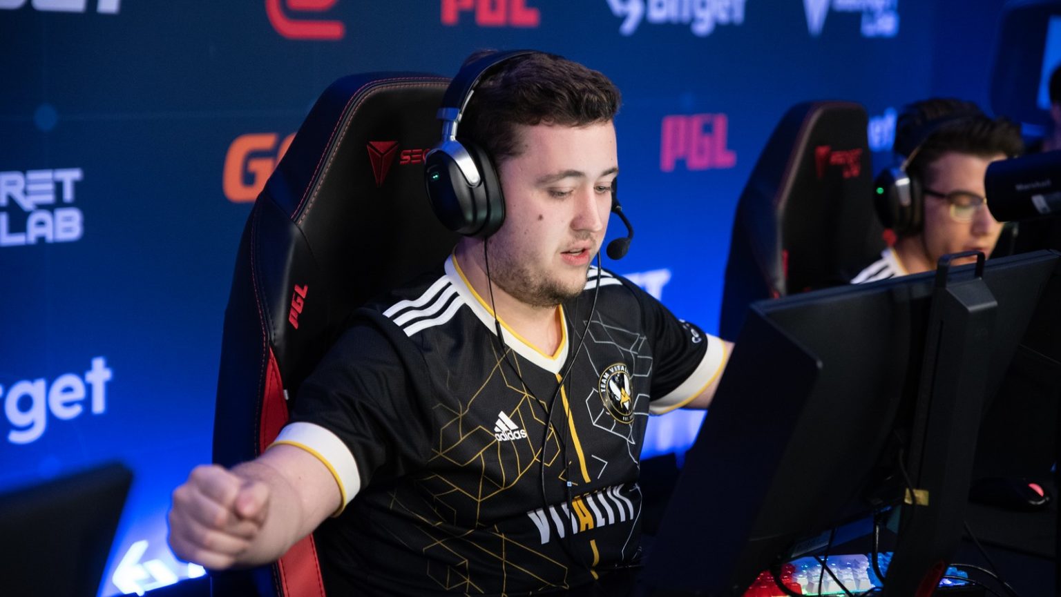 ZywOo’s settings, crosshair, and viewmodel for CS:GO - Dot Esports