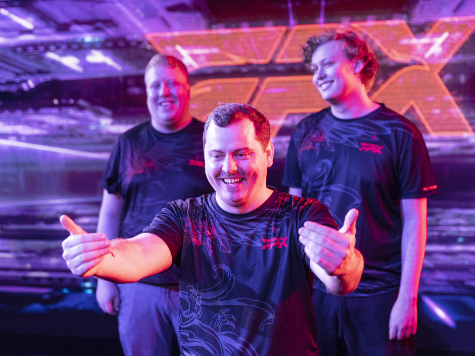 FPX rise above XERXIA in extremely close 3-map series, advance to group ...