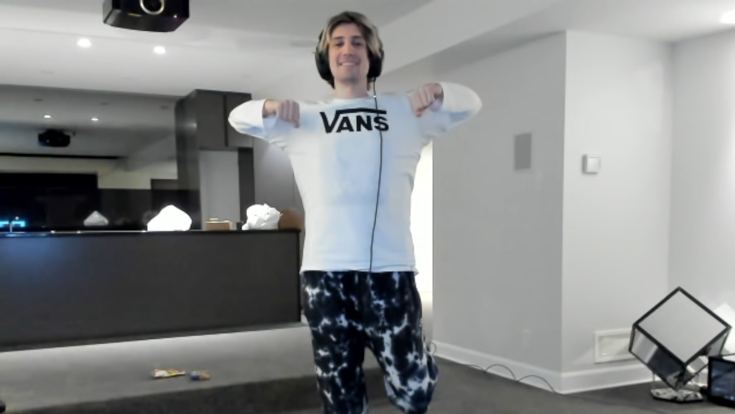 xQc finally tries to clean his room; quickly learns not to leave full ...