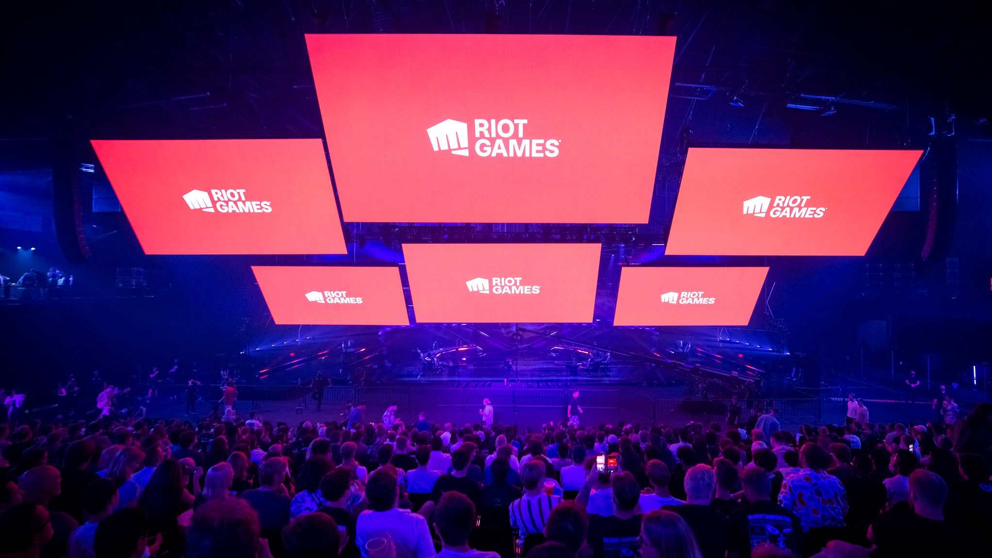 All skins in VALORANT Champions 2022 bundle | Custom Audio, Effects ...