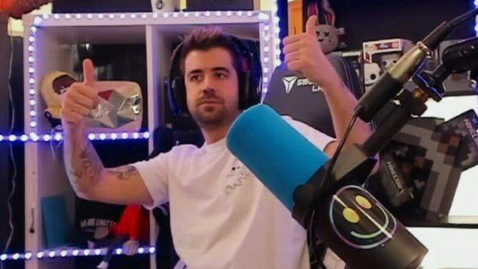 Who is AuronPlay? History, Twitch earnings, age, setup - Dot Esports