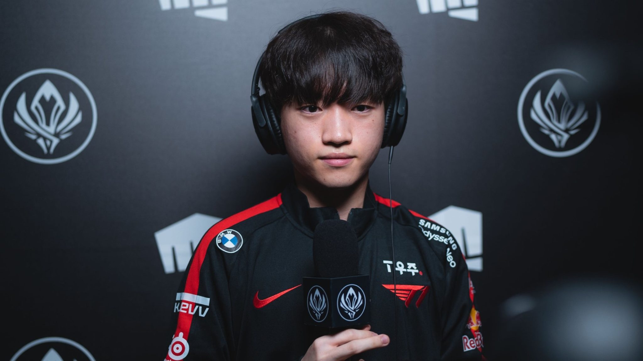 T1 Keria describes his experience with League's Champions Queue so far ...