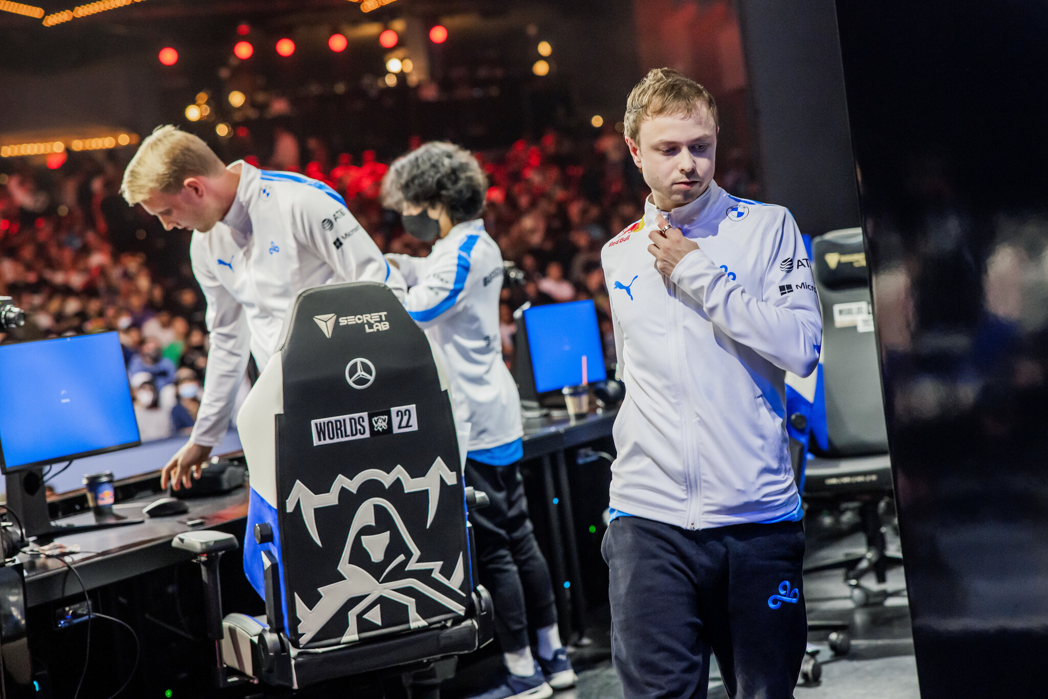 Winners and losers after first round robin of Worlds 2022 group stage ...