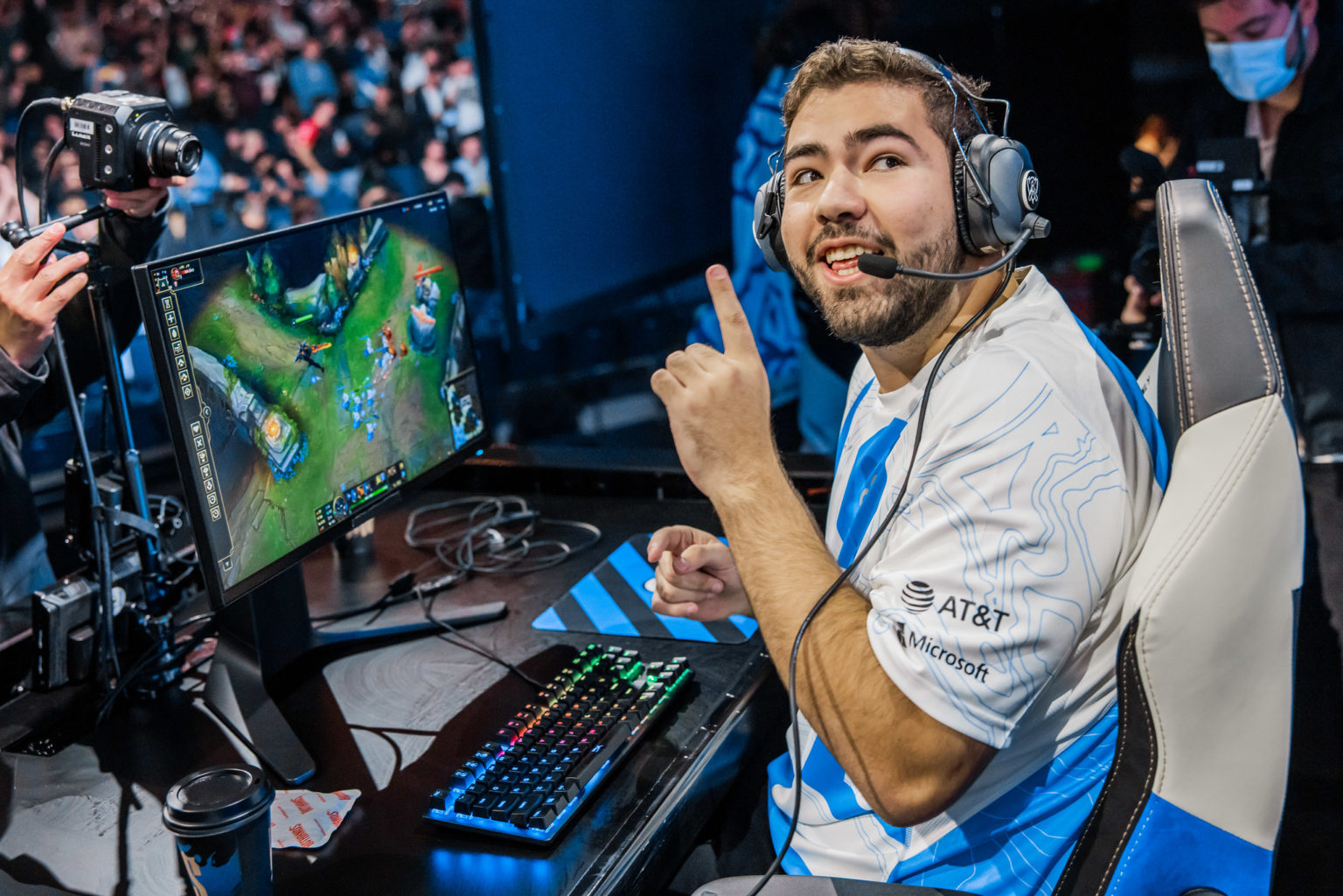Winless no more: C9 secure NA's first group stage victory at Worlds ...