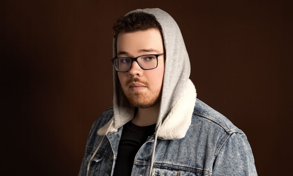 'I don't give a f**k': Streamer under fire after boarding flight with ...