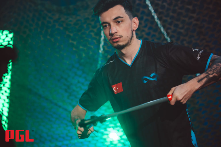 Woxic leaves Eternal Fire's active CS:GO lineup, wants to join a new ...