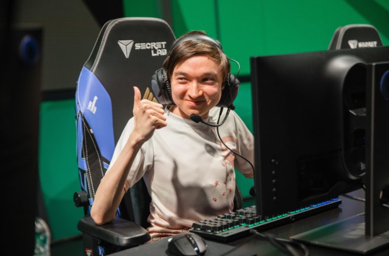 FlyQuest ditches nearly all of 2022 LCS roster as plot for new era ...