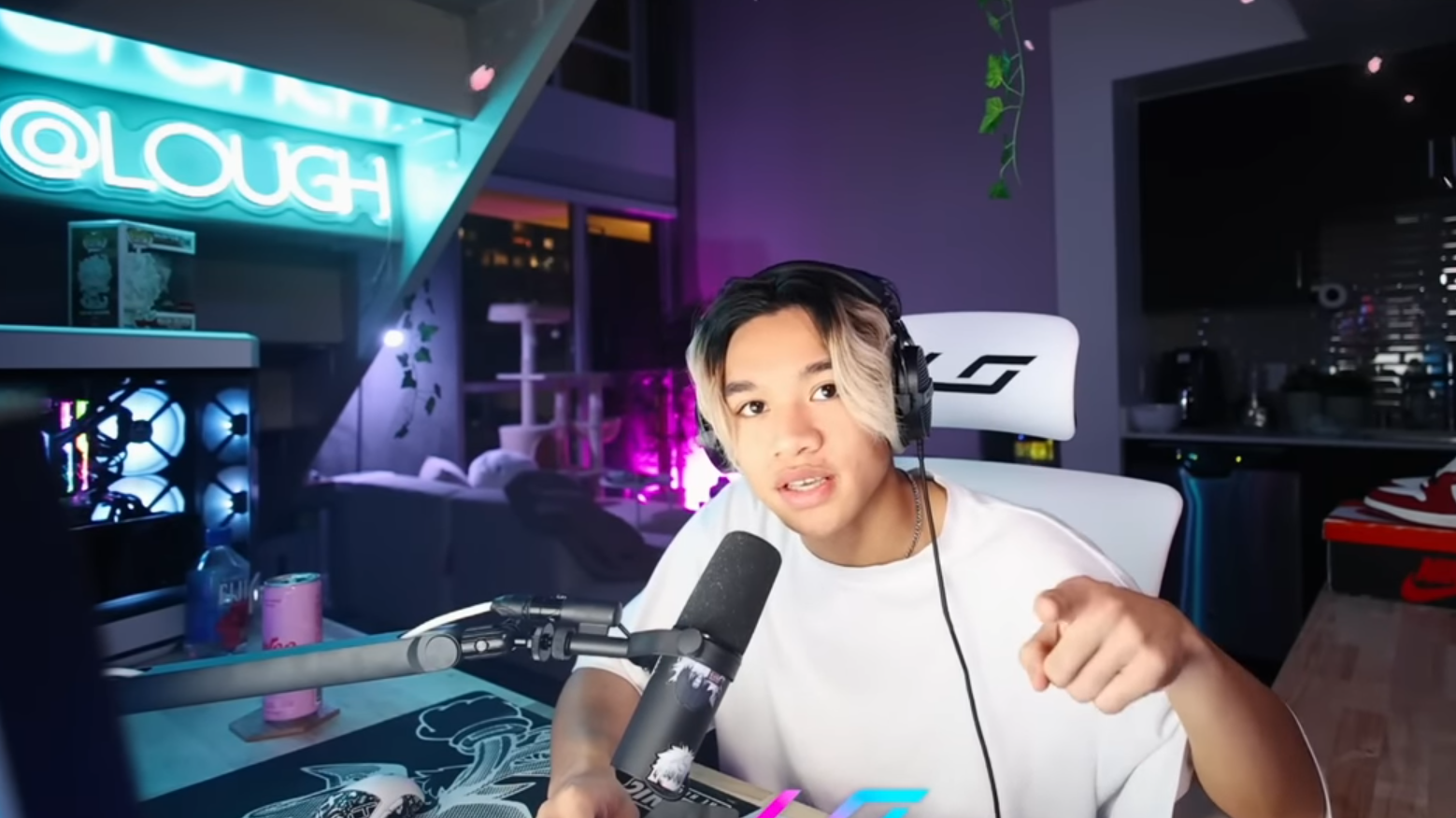 100 Thieves creator roster balloons again with star TikTok pick-up ...